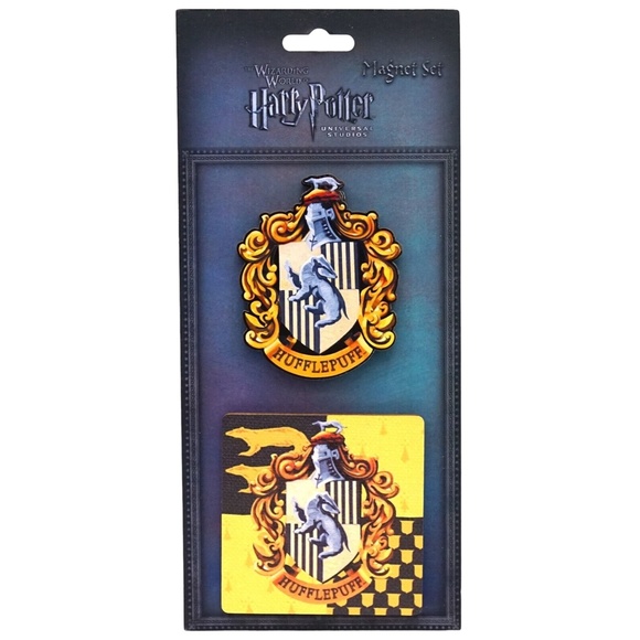 Universal | Office | Universal Studios Harry Potter Hufflepuff Crest ...